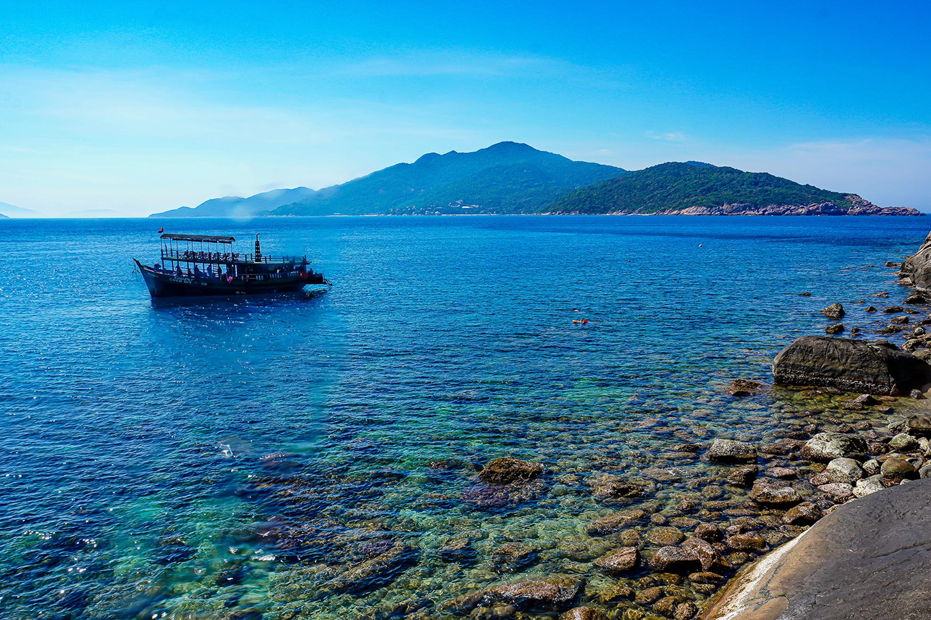 CHAM ISLAND SIGHTSEEING AND SNORKELING TOUR (L) - EMOI VIETNAM TRAVEL